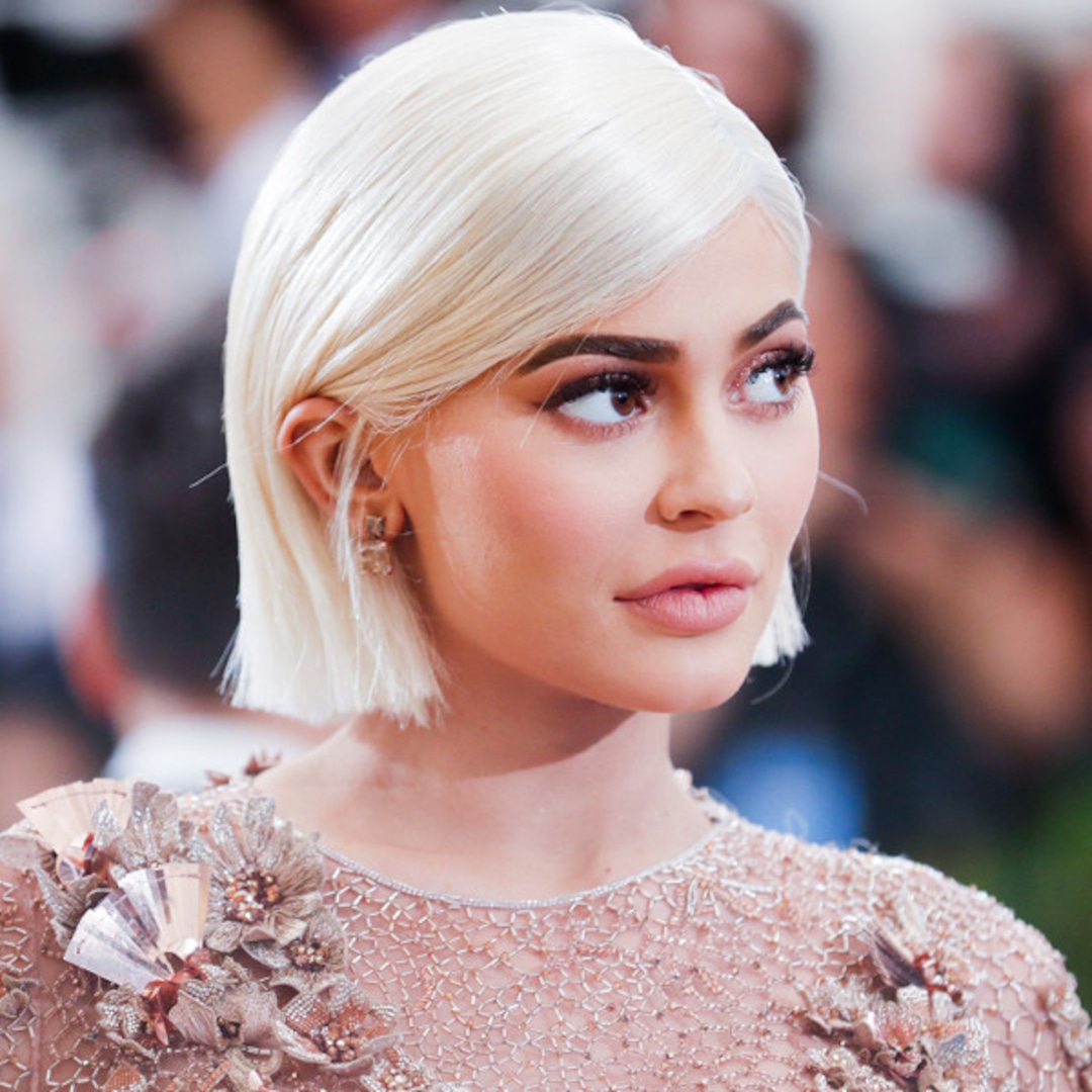 The Story Behind Kylie Jenners Blond Met Gala Bob